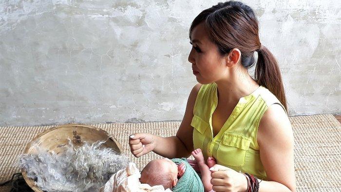 Gelar Workshop Newborn Photography di Jakarta, BabyProps Gandeng ...