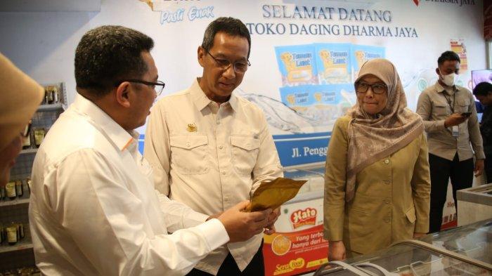 Heru Budi Cek Stok Daging Sapi hingga Ayam untuk Lebaran di RPH Cakung ...