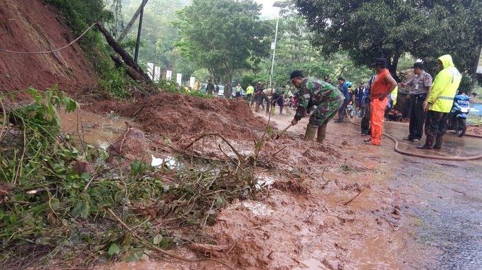Waspada! 10 Kecamatan di Jaksel dan Jaktim Masuk Wilayah Rawan Longsor, Cek Daftarnya di Sini ...