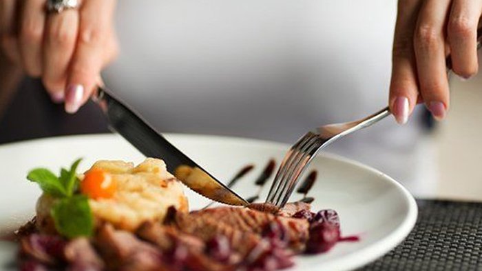 Sederet Manfaat Makan Menggunakan Tangan Ketimbang Pakai Sendok - Tribunjakarta.com