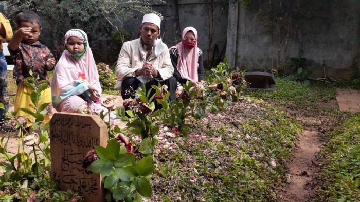 Pengorbanan Ismail Ziarahi Makam Syekh Ali Jaber: Tempuh Puluhan Kilo ...