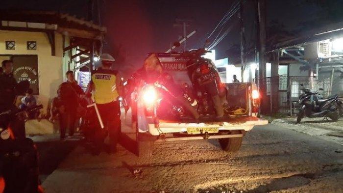 Adu Banteng, Dua Pengendara Motor Luka Parah Akibat Kecelakaan di ...