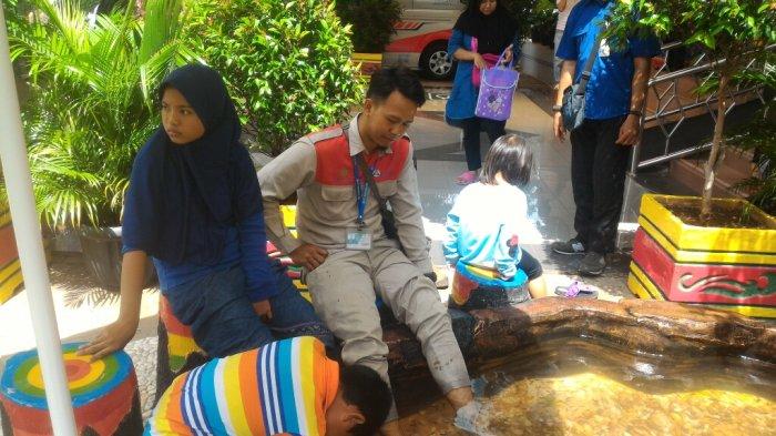 Ini Manfaat Terapi Ikan yang Tersedia di Puskesmas Kecamatan Kelapa ...