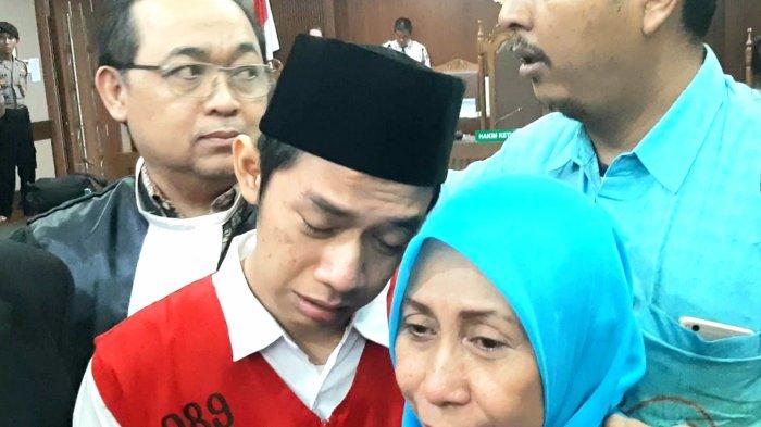 Pembawa Bendera Saat Demo Lutfi Alfiandi Divonis 4 Bulan Penjara, Haris ...