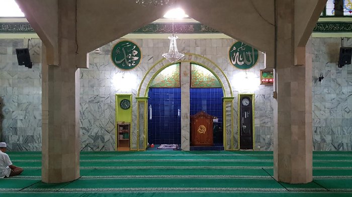 Intip Masjid Jami Al Atiq, Tempat Ibadah Peninggalan Abad ke-16 ...