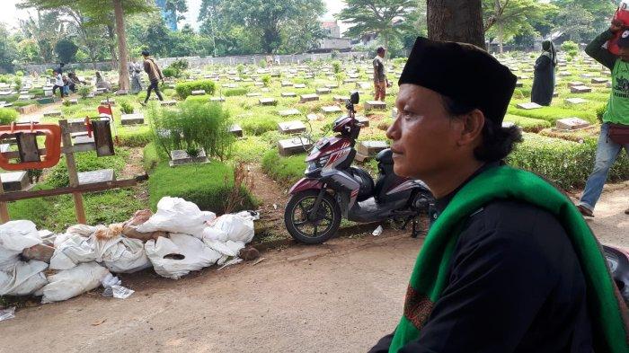Cerita Penyedia Jasa Pembaca Doa di TPU Karet Bivak, Ramai Serbu Jakarta Tiap Jelang Ramadan ...