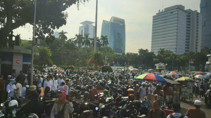 Reuni 212 di Monas, Arus Lalu Lintas di Sekitar Tugu Tani Macet Parah ...