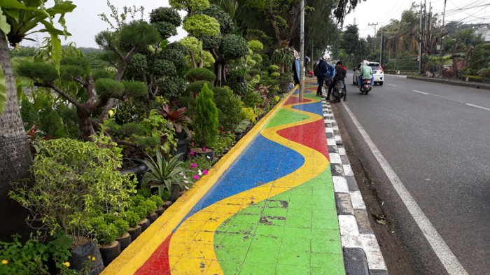 Cantiknya! Trotoar Warna Warni Mewarnai Indahnya Bekasi - Tribunjakarta.com