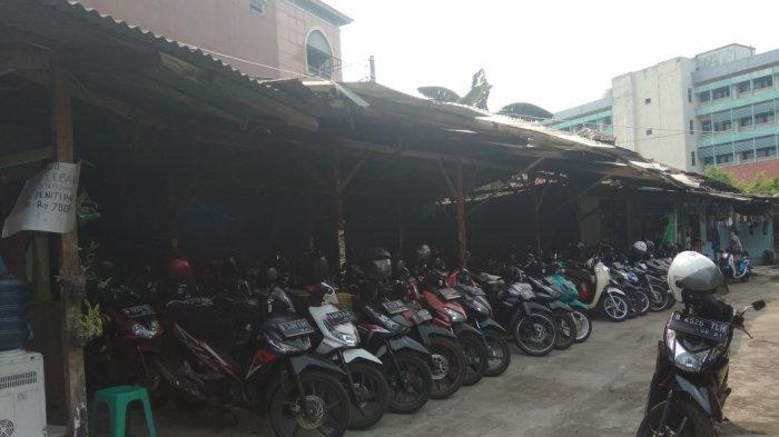 Mulai Besok, Tarif Penitipan Sepeda Motor Dekat Halte Pinang Ranti Naik ...