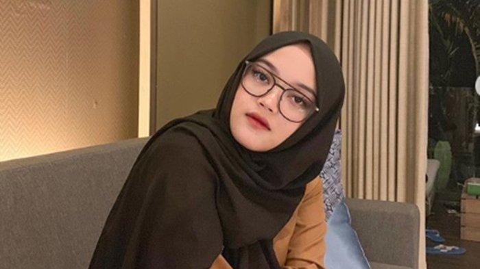 Terawang Keakraban Teddy dan Putri Delina, Jeng Nimas Harap Anak Sule Waspada Karena Ini ...