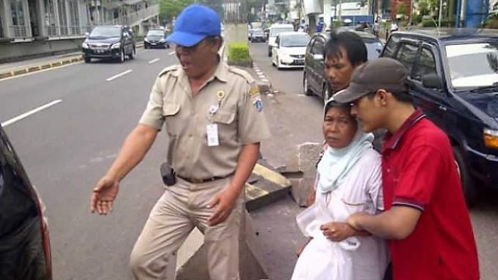 Operasi Bina Tertib Praja, Satpol PP Jakarta Sasar Pak Ogah Pedagang Asongan hingga Pengemis ...