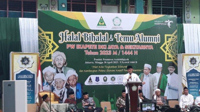 Kunjungi Ponpes di Jakbar, Menteri Sandiaga Uno Ajak Santri Kolaborasi Kembangkan Ekonomi ...