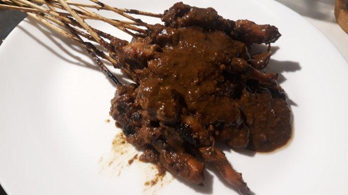 Sate Ayam RSPP Khas Madura sejak 1970-an di Kebayoran Baru, Kuliner ...