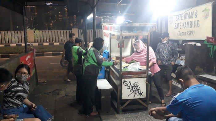 Sate Ayam RSPP Khas Madura sejak 1970-an di Kebayoran Baru, Kuliner ...