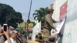 Belum Bayar Pajak, 9 Bangunan di Palmerah Ditempeli Spanduk Pengumuman ...