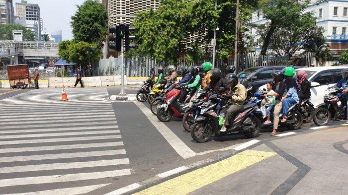 Listrik Padam Sebabkan Lampu Lalu Lintas Mati, Jalanan di Jakarta Ruwet ...