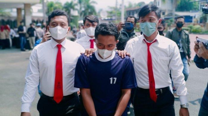 FAKTA Guru Ngaji Lecehkan 12 Murid Prianya di Bandung, Pelaku Ternyata Sudah Punya Anak dan ...