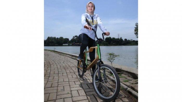 Memotret Karya Unik Sepeda Kayu Produksi Depok, Terjual Hingga ...