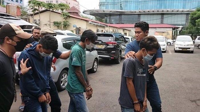 Viral Pemalakan Sopir Truk di Jembatan Dua Penjaringan, Polisi Tangkap 3 Pelaku Kurang dari 24 ...