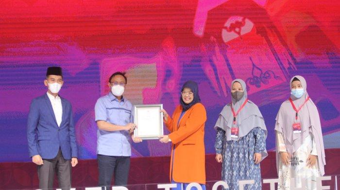 Genjot Perekonomian Pasca Covid-19, Ribuan UMKM Perempuan PPUMI Dapat Sertifikat Halal BPJPH ...