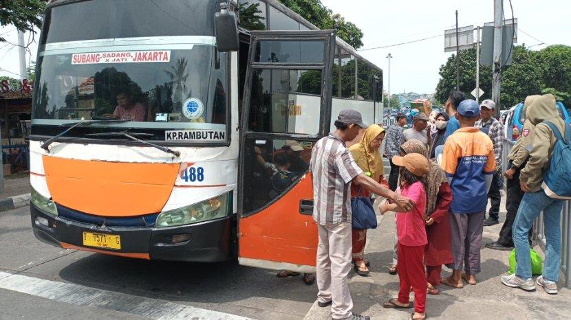 Serba-Serbi Mudik dari Terminal Kampung Rambutan, Kedatangan Bus Molor ...