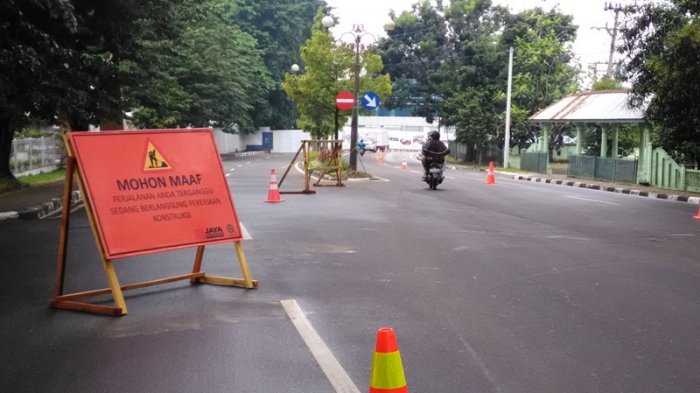 Mohon Maaf Perjalanan Anda Terganggu, Perluasan Bandara Jambi. Ada Penutupan Sebagian Kawasan ...