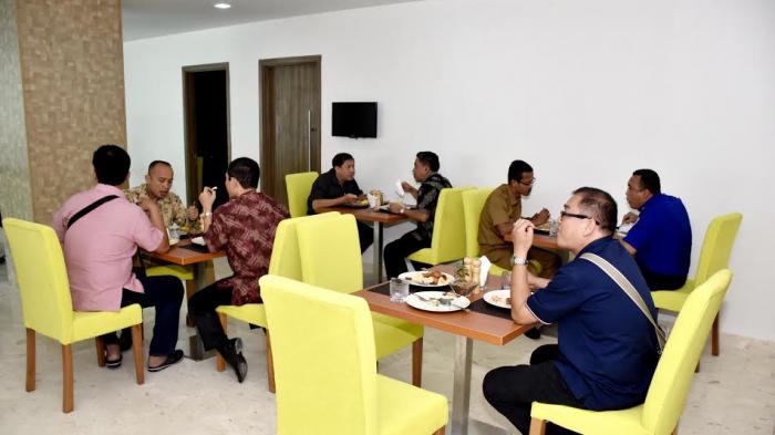 FOTO: Rick's Kitchen, Solusi Keren untuk Nongkrong; Chefnya Masak ...