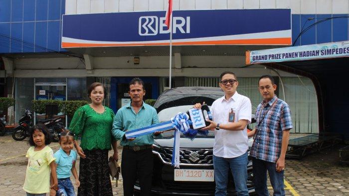 BRI Cabang Sarolangun Serahkan Hadiah Mobil Doorprize Pemenang Undian Simpedes Periode 2023 ...
