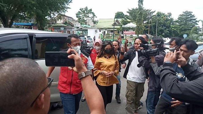 IRT Muda Tersangka Pelecehan Seksual 17 Anak di Jambi Dibawa ke Rumah Sakit Jiwa - Tribunjambi.com