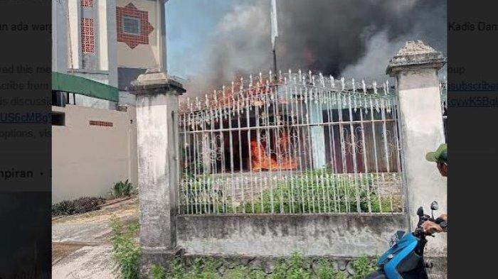 Satu Rumah di Lebak Bandung Kota Jambi Terbakar, Api Terlihat dari Atas ...