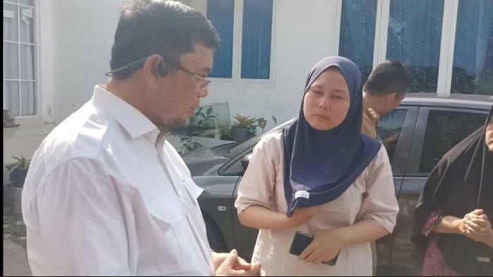 Deraian Air Mata Warga Iringi Anggota DPRD Provinsi Jambi Ivan Wirata Saat Mengecek Lokasi ...