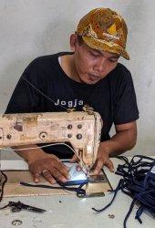 Kebutuhan Masker Meningkat, Warga Jaluko Muarojambi Ini Bisa Buat 200 ...