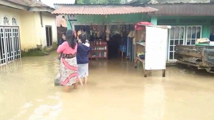 Sungai Batang Merao Meluap, Ratusan Rumah dan Sekolah di Sungai Penuh Terendam Banjir ...