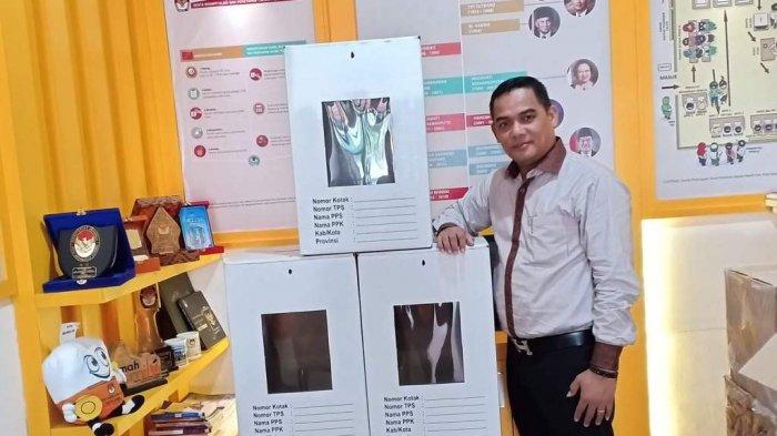 Ini yang Terjadi saat Dandim Kudus Duduk dan Angkat Kaki di Atas Kotak ...