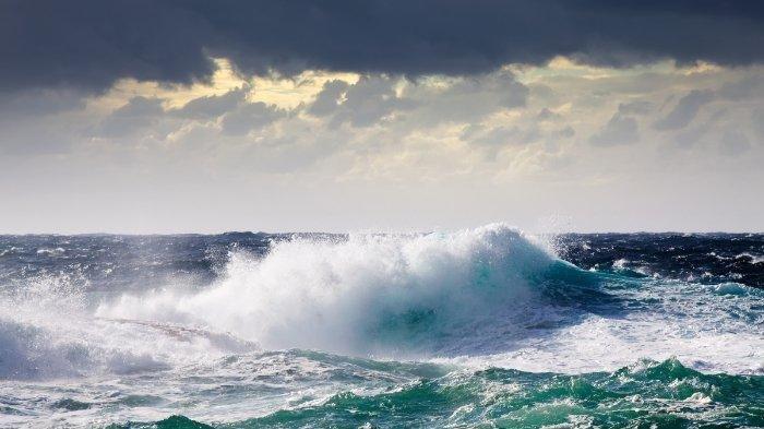 Ombak Tinggi, BPBD Ingatkan Wisatawan Jambi yang ke Pulau Berhala untuk ...