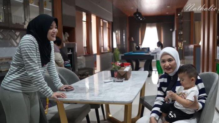 Nathalie Holscher Kembali ke Rumah Sule, Momen Bertemu Putri Delina Disorot - Tribunjambi.com