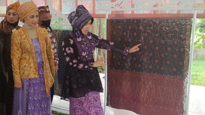 Bukan Soal Rekor MURI Hesnidar Haris Sebut Gerakan Cinta Batik Jambi Untuk Mempromosikan Batik ...