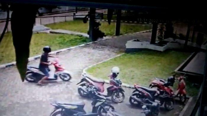 Aksi Pencurian Sepeda Motor Di Kantor Perbakin Jambi Terekam Cctv