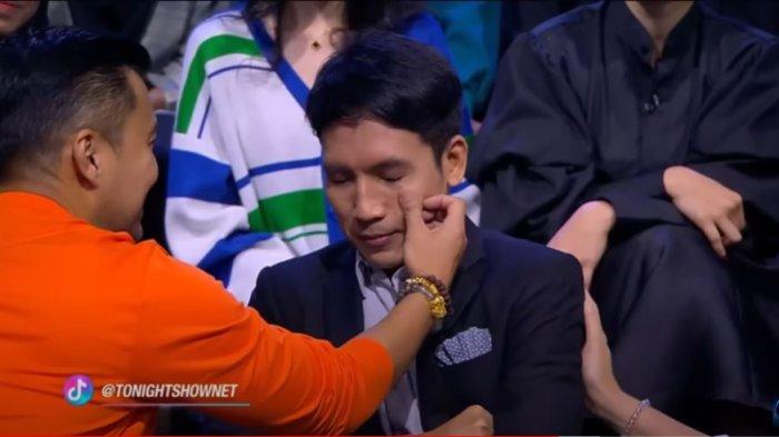 Usai Berikan Tips Langeng Rumah Tangga, Anjasmara Usap Pipi Desta: Gak ...