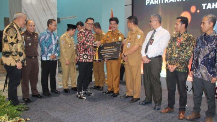 BPJS Ketenagakerjaan Serahkan Paritrana Award Provinsi Jambi 2024 - Tribunjambi.com