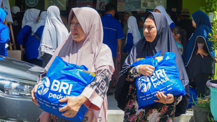 Tebar Kebahagiaan ke Seluruh Indonesia, BRI Group Salurkan 128 Ribu Paket Sembako - Tribunjambi.com