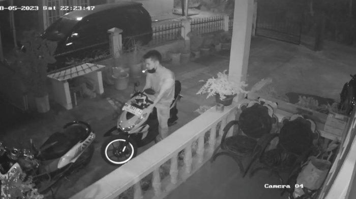 Baru Kenalan dengan Pria di Warung Pecel Lele, Sepeda Motor Tri Astuti ...