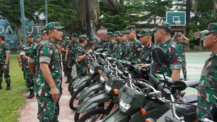 Danrem Cek Kendaraan Operasional Satgas Binter Personel - Tribunjambi.com