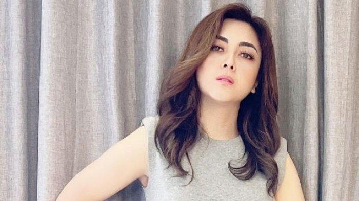 Profil dan Biodata Dhena Devanka, Dulu Rela Pindah Agama Demi Jonathan Frizzy, Kini Jadi Janda ...