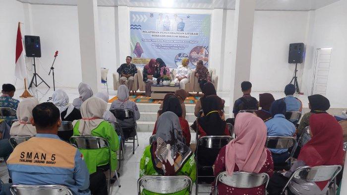 Dinas Perpustakaan Tanjabbar Gelar Pelatihan Pengembangan Literasi Berbasis Inklusi Sosial ...