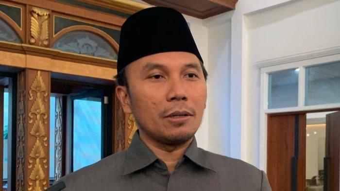 Tahun Depan Bank Jambi Wajib Punya Modal Inti Rp 3 Triliun, Edi ...