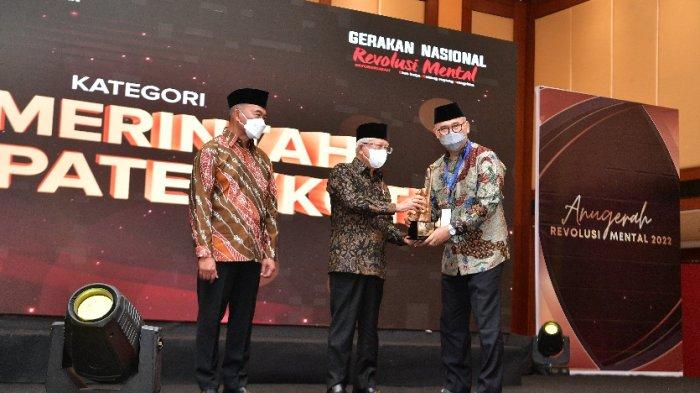 Wujudkan Gerakan Nasional Revolusi Mental, Fasha Raih Penghargaan dari Wakil Presiden RI ...