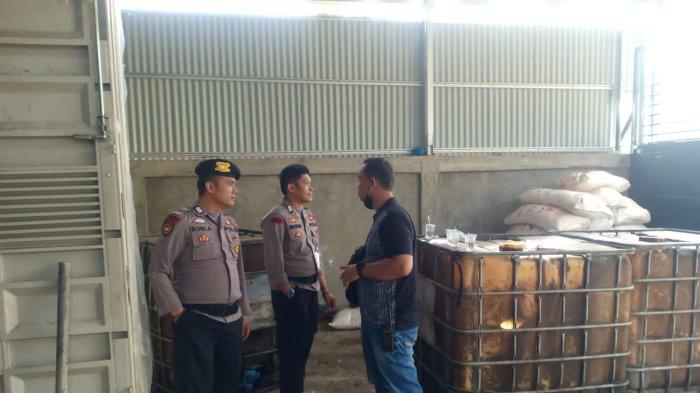 Gudang Penyimpanan BBM dan Rokok Ilegal di Kerinci Digerebek Polisi - Tribunjambi.com