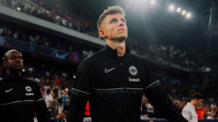 Juventus Incar Gelandang Frankfurt Jesper Lindstrom Sebagai Suksesor ...