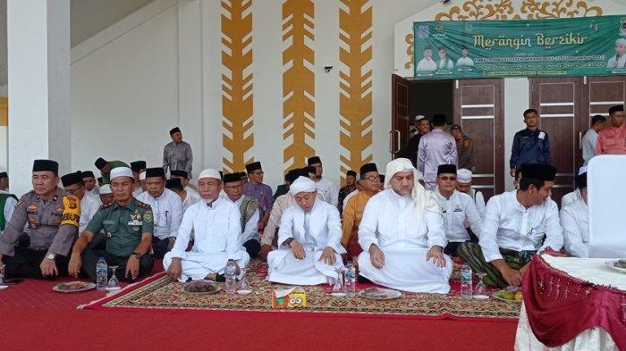 Dipimpin KH Muhammad Abdul Syukur, Acara Merangin Berzikir Dihadiri ...